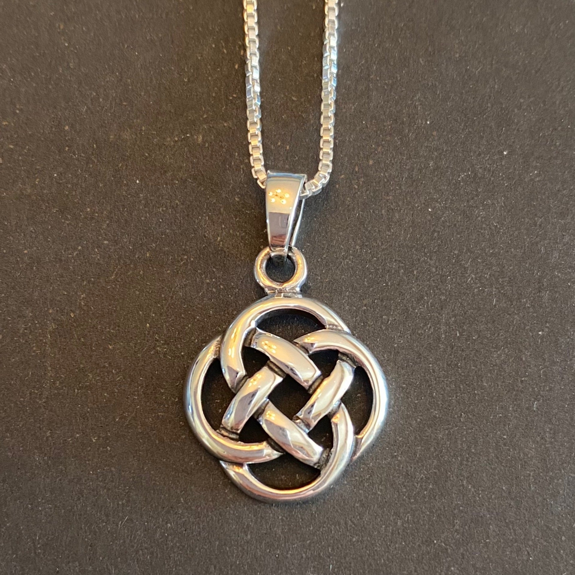 The celtic knot necklace store